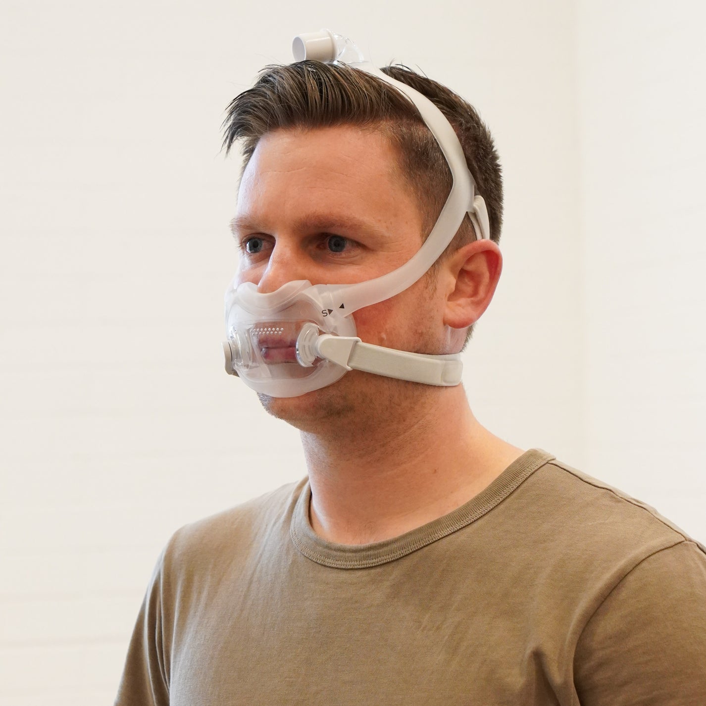 DreamWear Full-Face CPAP Mask with Headgear and Fit Pack | Lofta